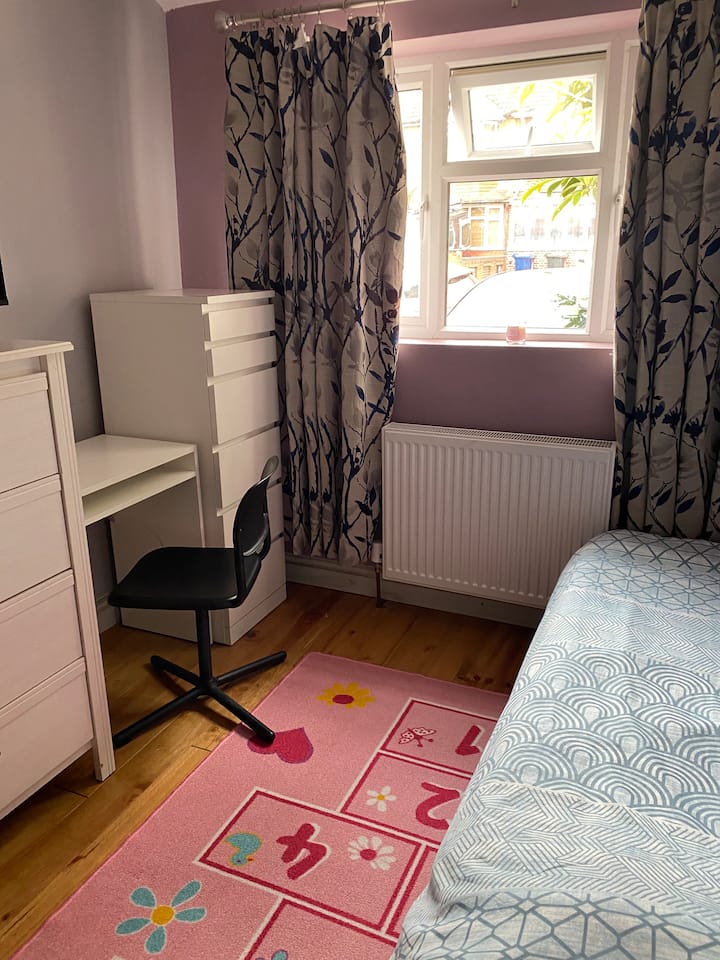 Eshel Home 
Music Room - Ruislip