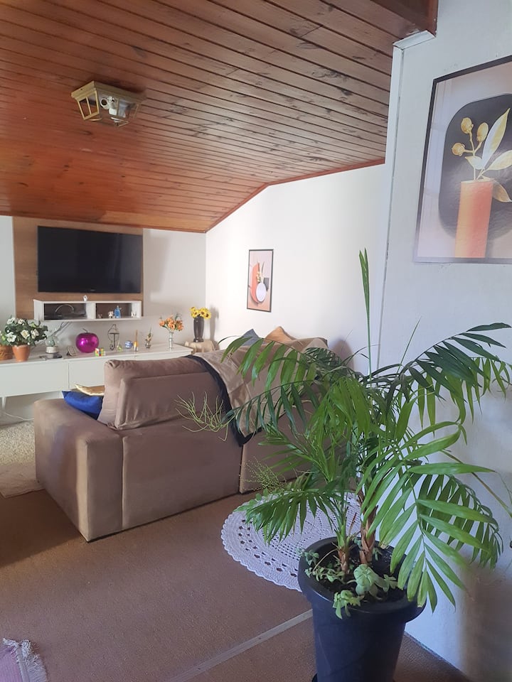 Casa Simples E Confortável 2,0km Coração Da Cidade - Campos do Jordão