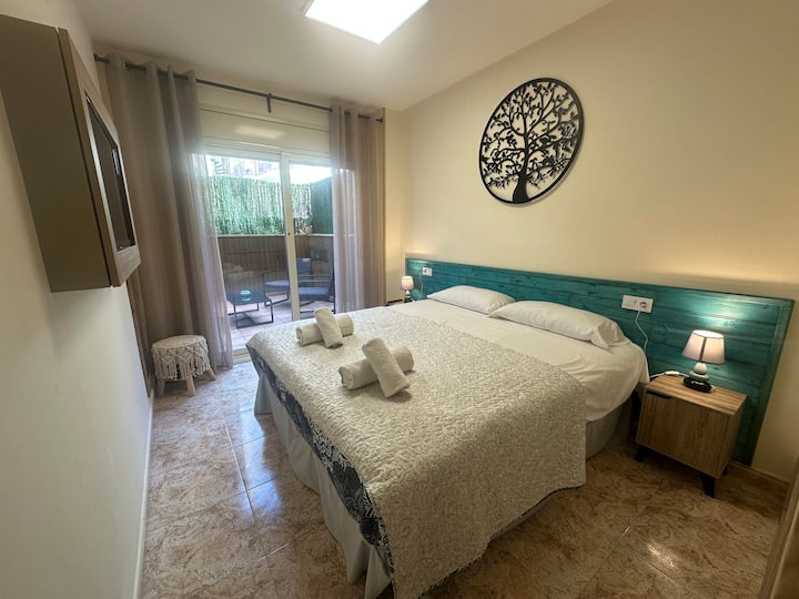 Sunny Terrace Flat In The Center • Near The Beach - Lloret de Mar