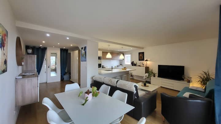 Beau T3 Spacieux + Parking Privé - 馬賽