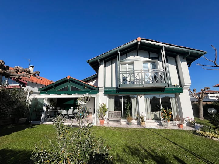 Maison Typique Du Pays Basque - Bidart