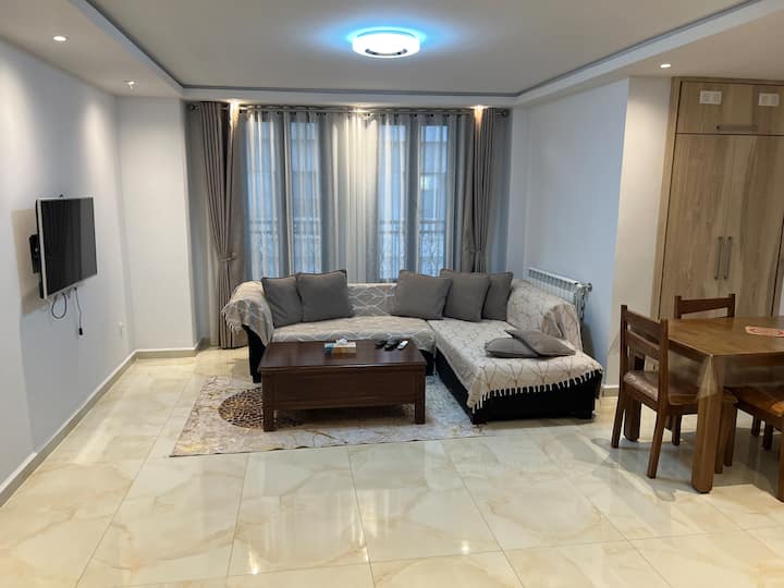 F2 En Plein Centre D'alger. - Argelia