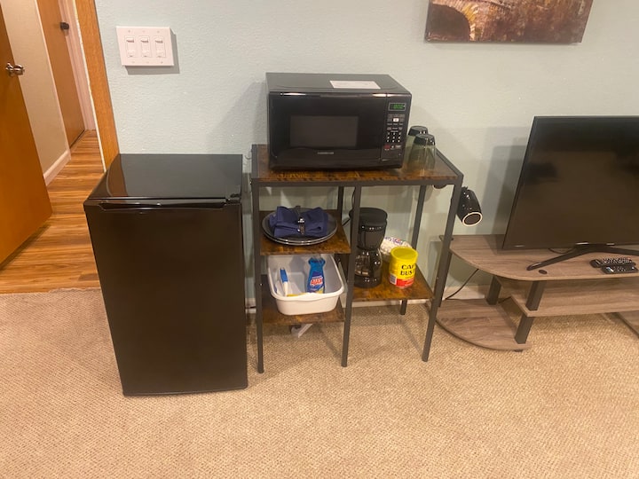 Beaverdale Brick Private Guest Suite - Des Moines, IA