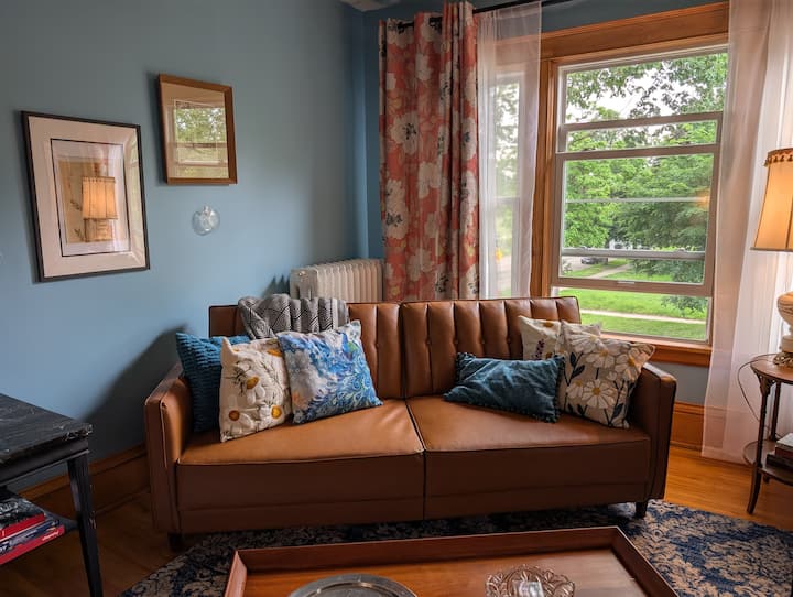 Glam Nights & Cozy Days: Skyline Suite - Saint Paul, MN