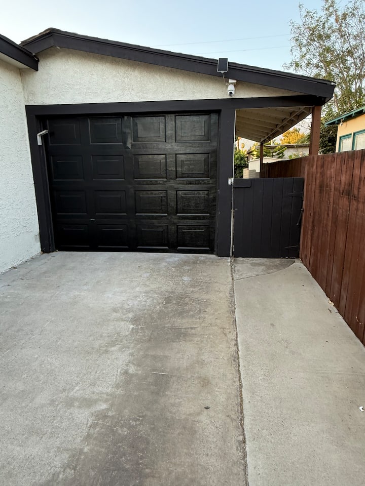 Relaxing Cozy Back House With Backyard - Rancho Cucamonga, CA