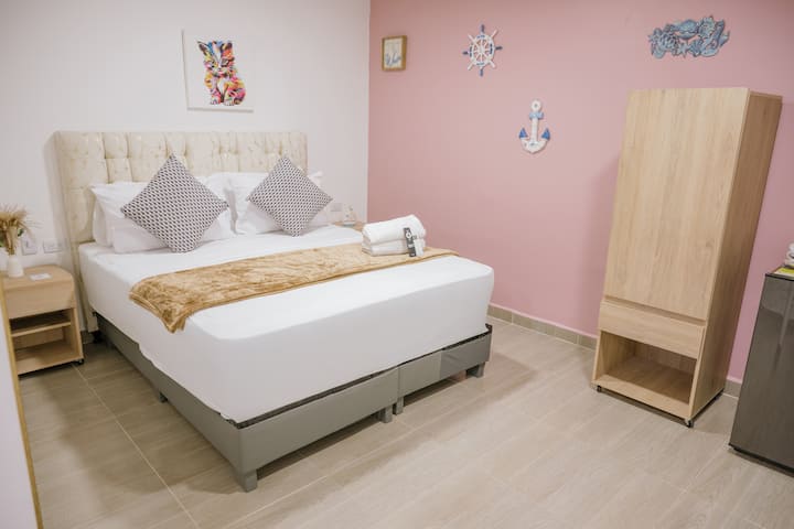 Dave Paradise: Davé 1 (Hotel En Manga Cartagena) - Cartagena