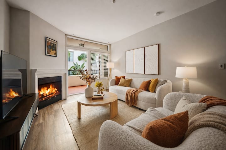 Charming Westwood Retreat: Cozy Getaway In La ! - Santa Monica, CA