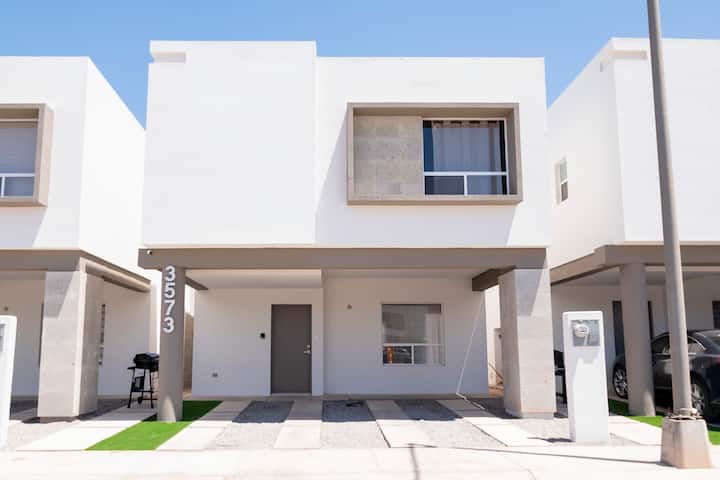 Casa 3 Cuartos 3 Baños Alberca Y Privacidad - Mexicali