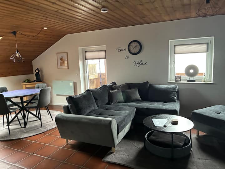 Nette, Ruhige Wohnung Auf Kleiner Hofstelle - Neukirchen