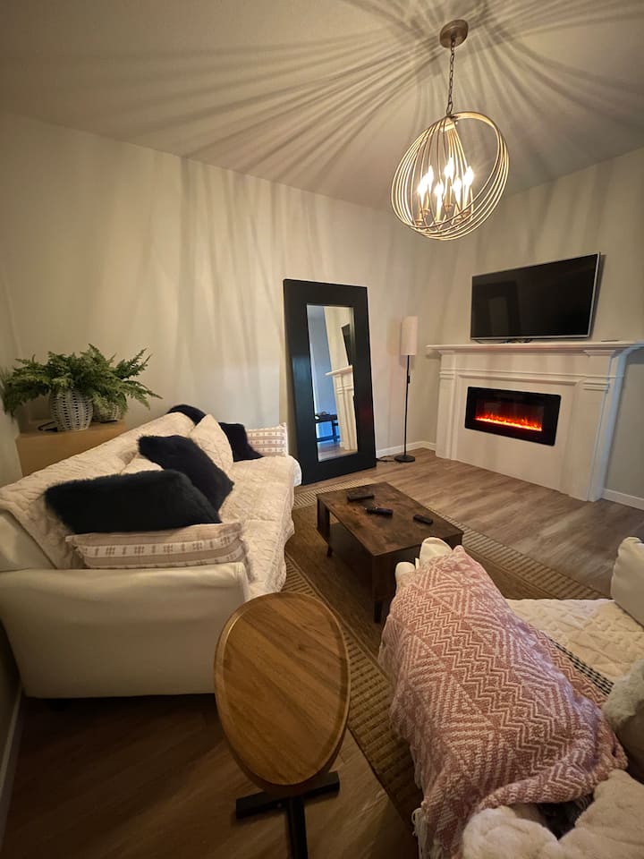 Chic City Suite - British Columbia