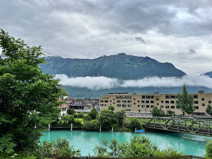 River-kissed Retreat With Iconic Jungfraujoch View - Interlaken