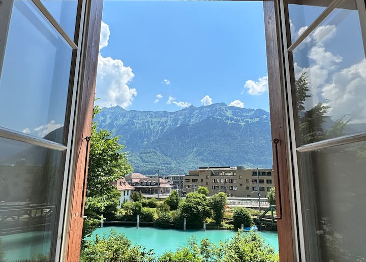 River-kissed Retreat With Iconic Jungfraujoch View - Interlaken