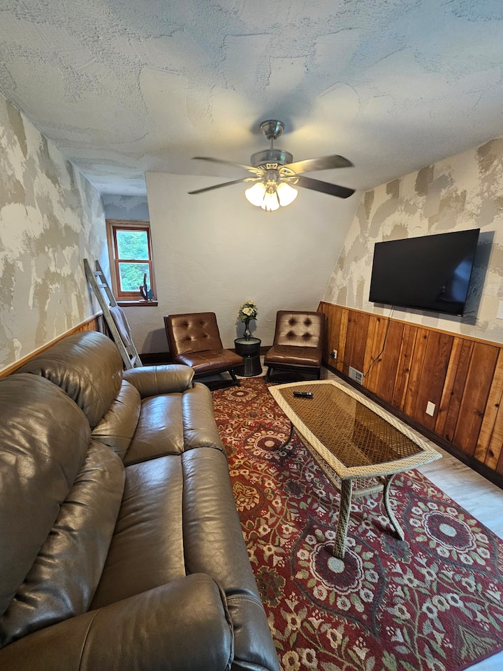 Giuseppe's Barn Lodge 2 Vaca With Great Location - Wisconsin Dells, WI
