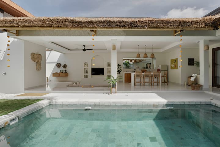 Tropical 2br/pool/walk To Beach - Seminyak