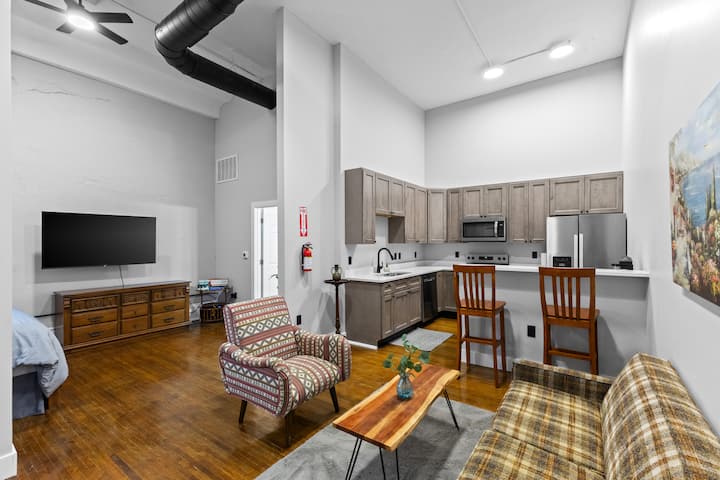 Bourbon And Brick - Delaware, OH