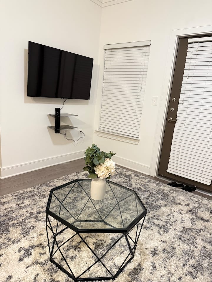 Luxe Escape - Allen, TX