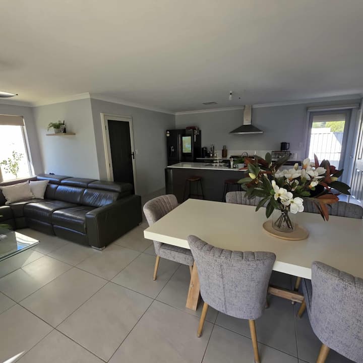 Modern Bassendean Abode - Woodbridge