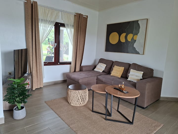 Charmant Deel Van Villa Weltevreden Palmvillage - Suriname