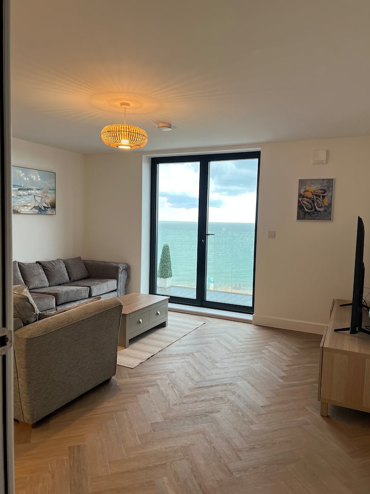 Luxury Sea View Apartment With 2 Balconies - Whitstable