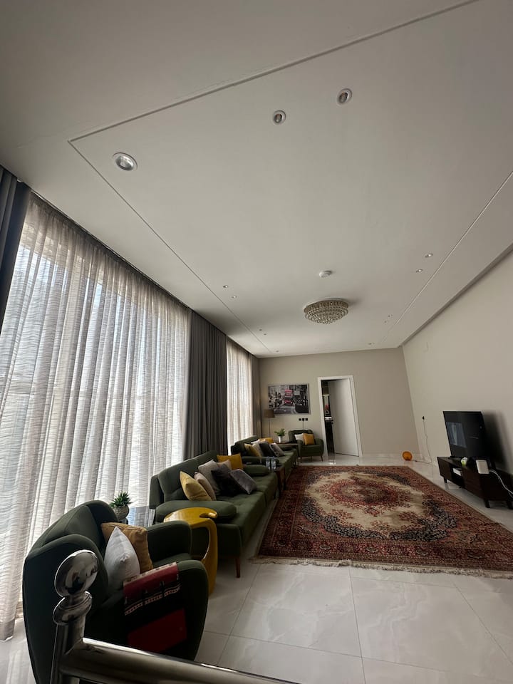 Villa With Pool And Cinema - Saudi Arabia