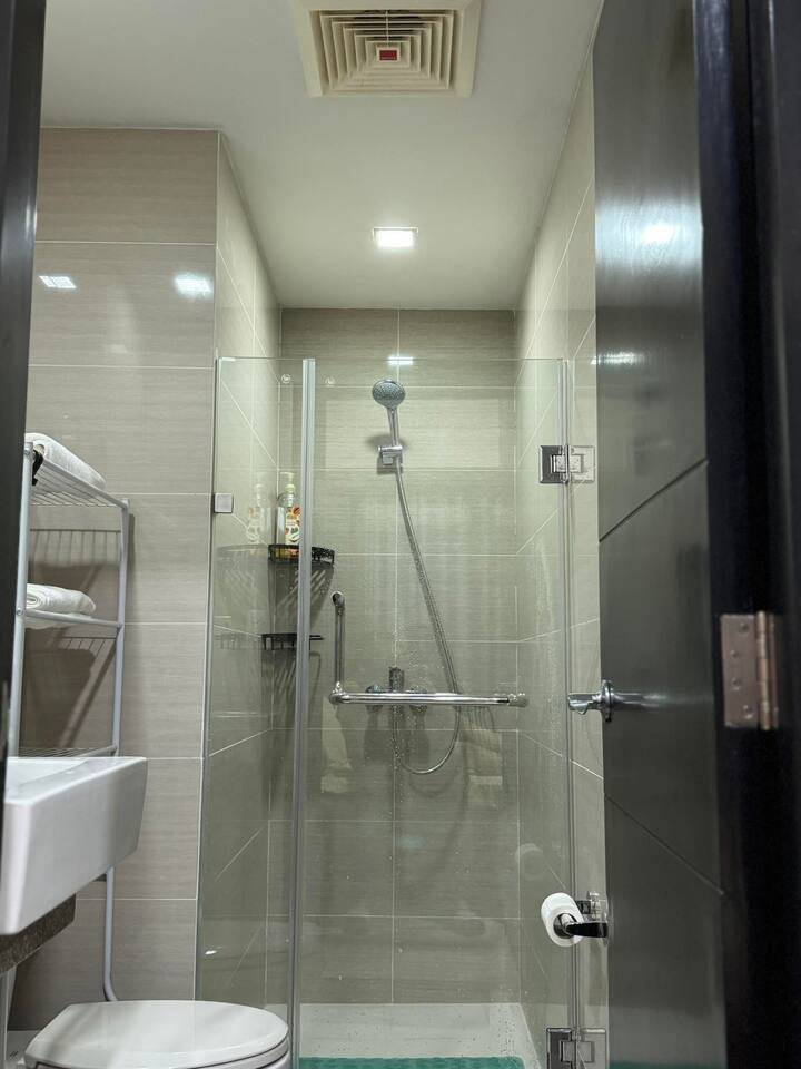 Newport Condo Near Terminal 3 | Cluster 2 - 7e - Pasay