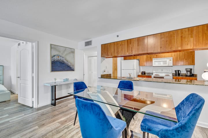 Brickell 1 Bed 1 Bth * Free Parking - マイアミ