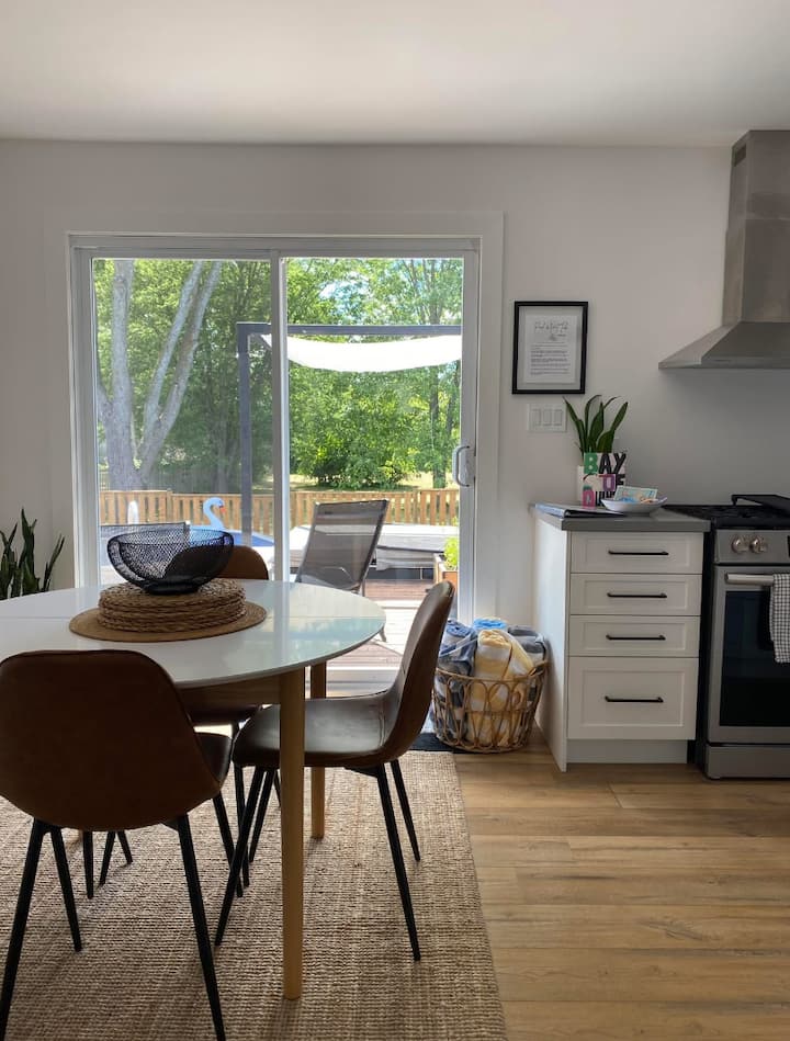 Sidney House - Monthly & Longterm Stays - Belleville