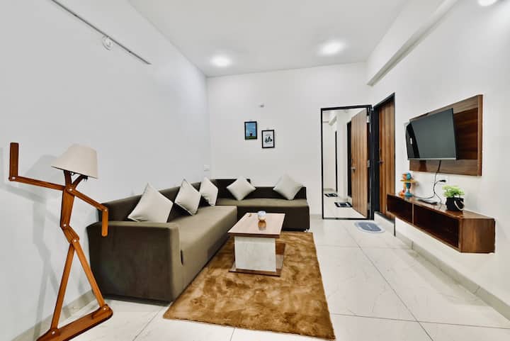 Quiet & Cozy 1bhk In Prime Residential Area - Indore