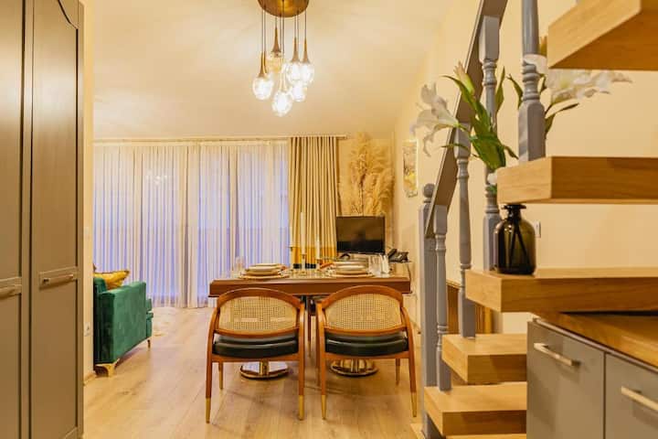 Green House With Terrace Duplex In Nişantaşı - Şişli