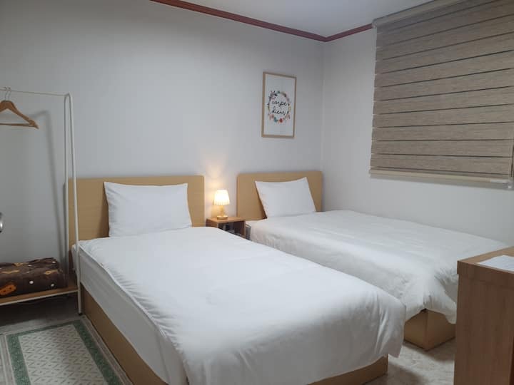 Liebestay_206 트윈룸.슈퍼싱글2개남포동번화가.깡통시장5분.포차거리넷플개인계정시청 - Busan