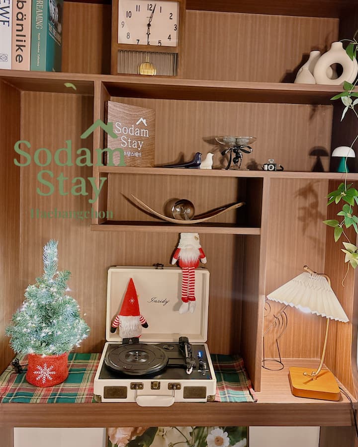 [새해할인]8인숙소/2r4b/무료짐보관/루프탑/남산타워뷰/이태원/해방촌신흥시장/명동/종로 - Seoul