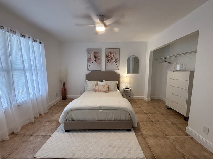 Unwind In Style In Our Cozy 2/br And 2/ba Condo - Royal Palm Beach, FL