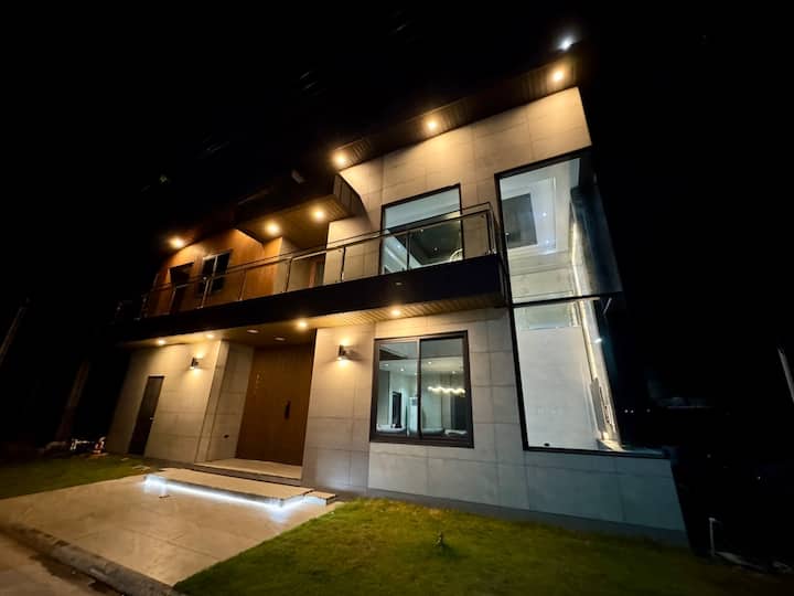 Private Pool | Relaxing Ambience - Angeles