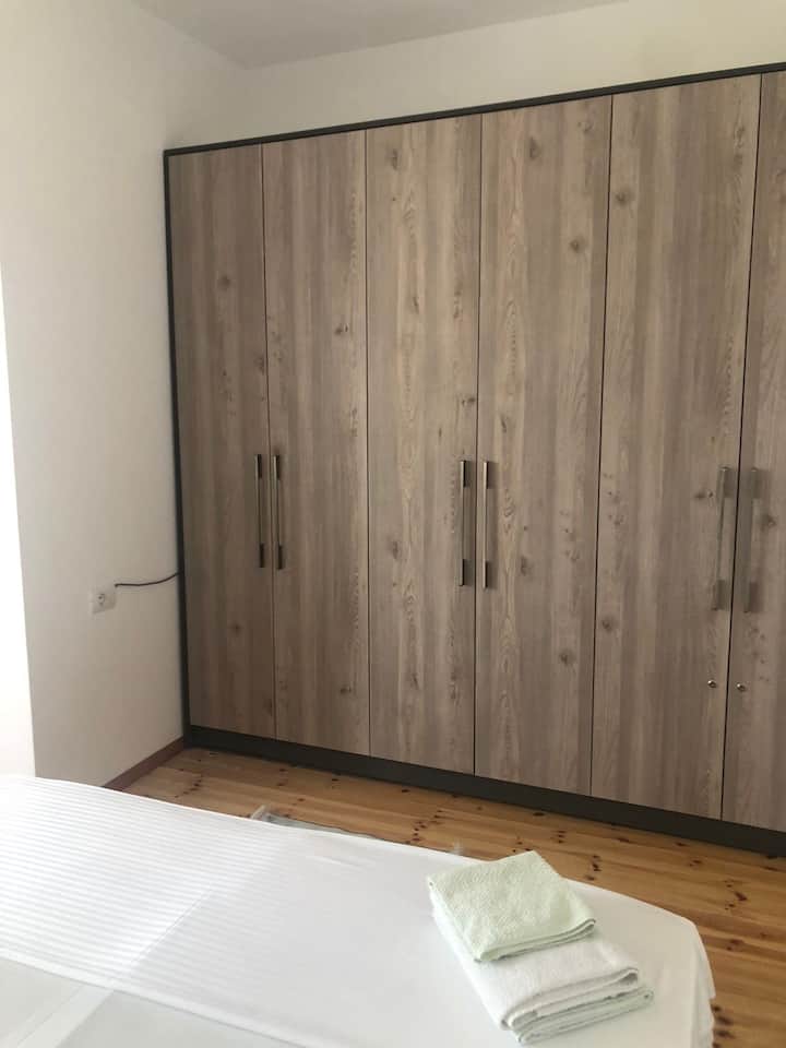 Mona's Guesthouse Room 3 - Saranda