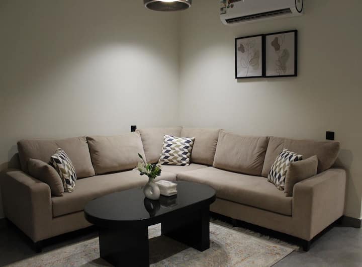 Family Stay 8 Min To Airport - جدة