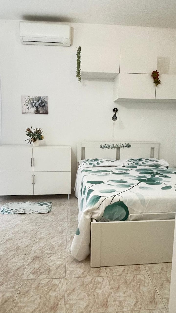 Luminoso Monolocale Con Balcone, Mm Gialla Dergano - Sesto San Giovanni