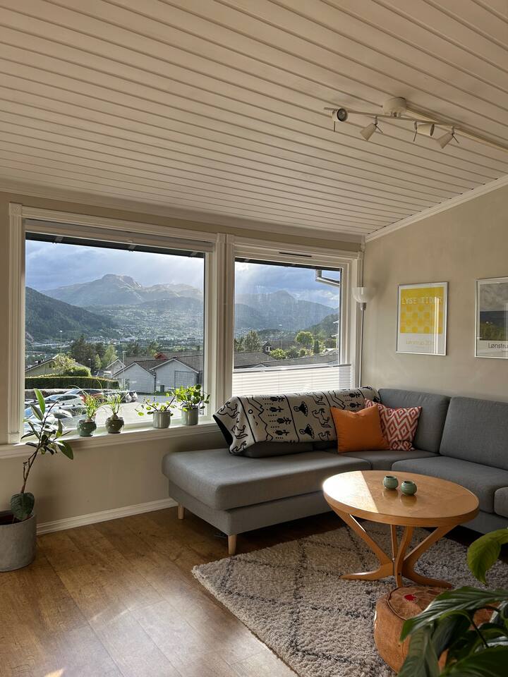 Bright And Cosy Apartment - Førde
