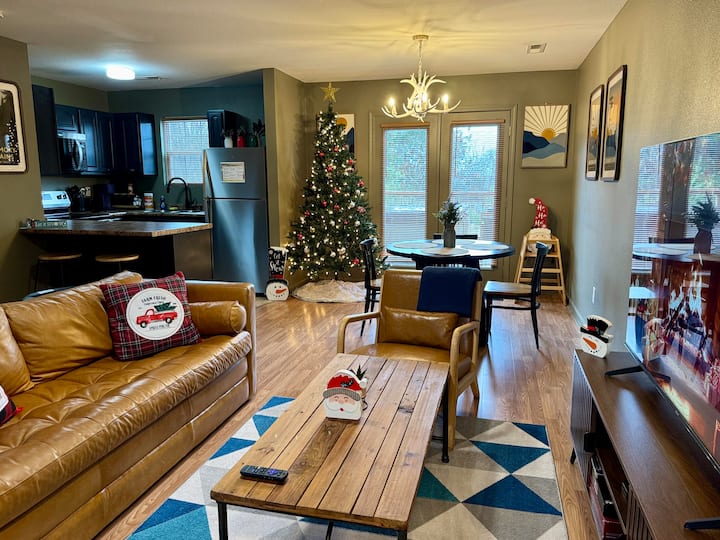 Townhouse Near Dollywood W/ Hot Tub - Sevierville, TN