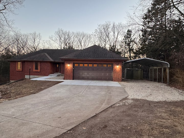 Aquarius House - Lake Shawnee, 15+, Family & Teams - Kansas (State)