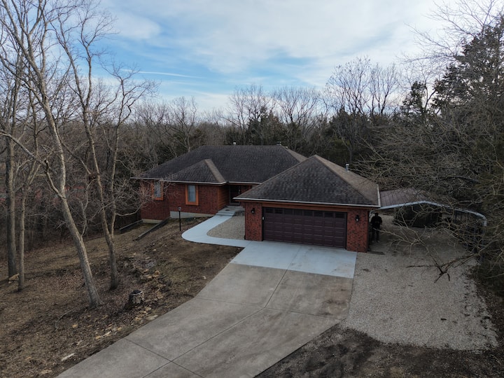 Aquarius House - Lake Shawnee, 15+, Family & Teams - Topeka, KS