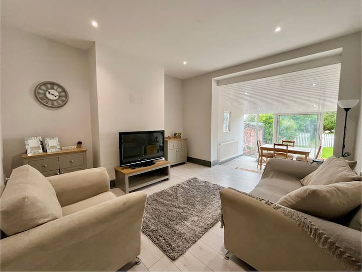Cosy Bungalow & Peaceful Garden - Southport