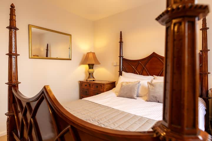 Hawk & Buckle Inn (King/ Family Room) - Abergele