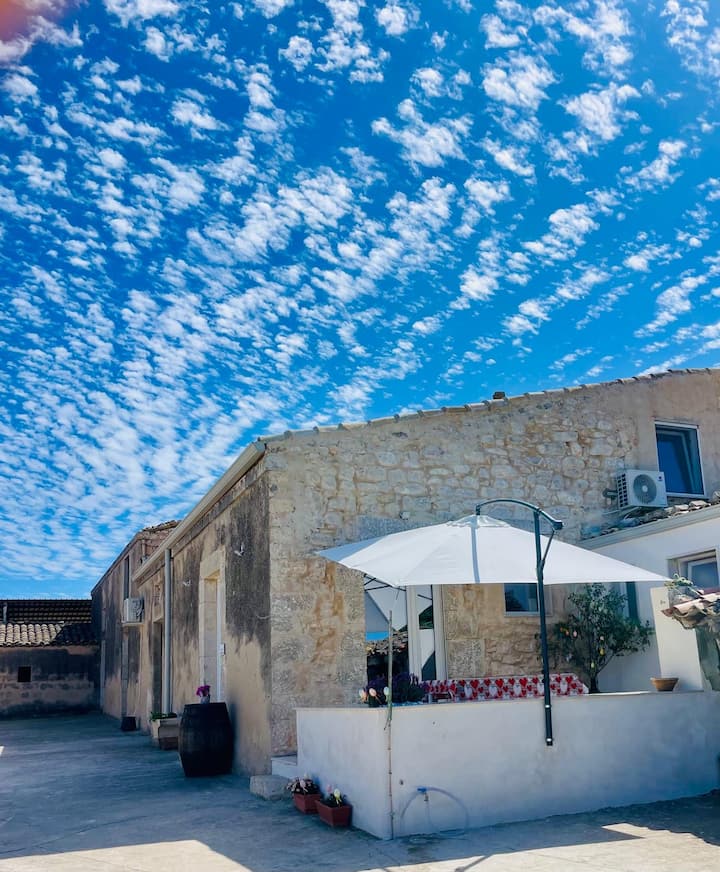 La Cascina Di Stefania. - Vittoria