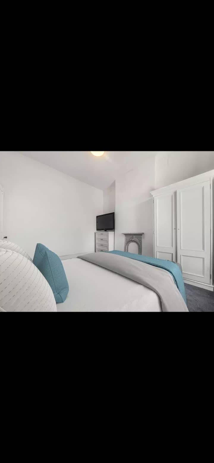 3 Double Bedroom Victorian Townhouse - Ormskirk