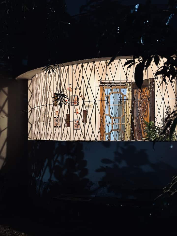 Leo’s|1bhk|2 Beds|ac|free Parking|15 Min Airport - Siliguri