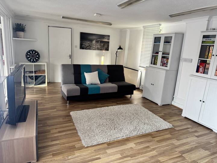 The Pool House, Bedford. - St Neots