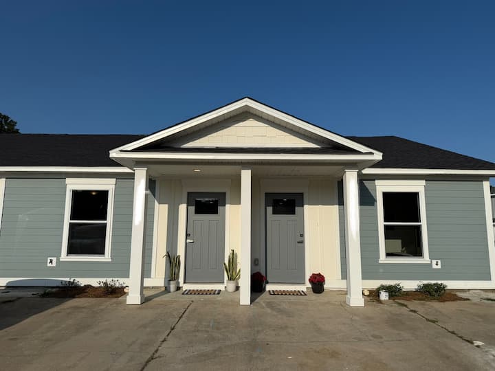 High End Hotel Style Townhouse 3 - Gulfport, MS