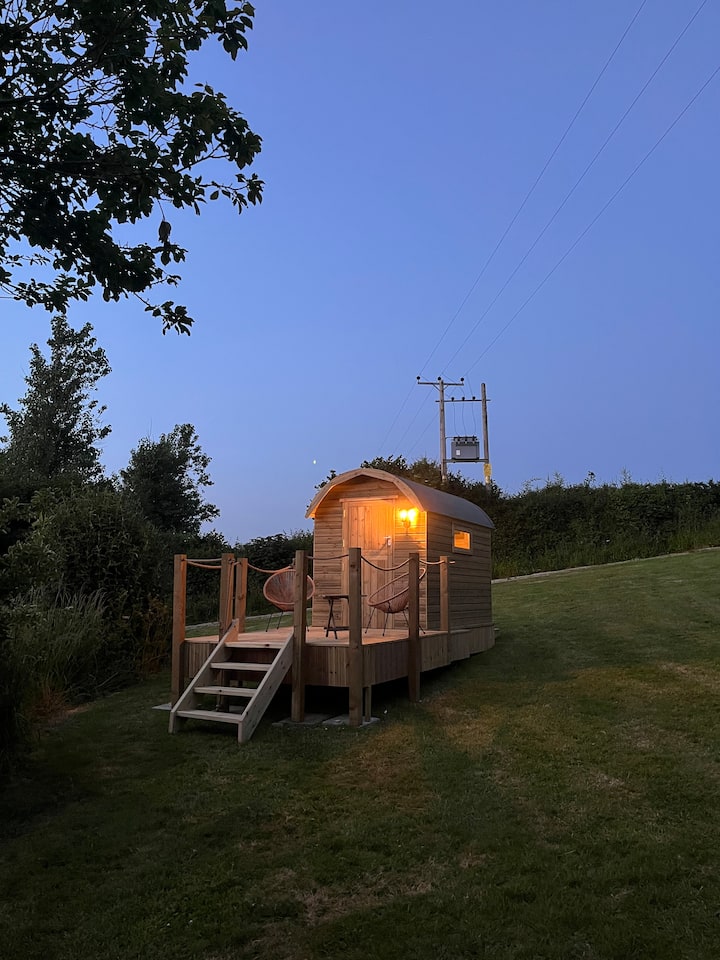Quaint Shepherds Hut In Falmouth - Falmouth