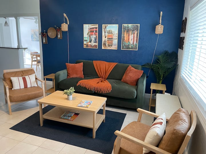 Pickleball, Basketball, Firepit 6 Min To The Beach - St. Pete Beach, FL