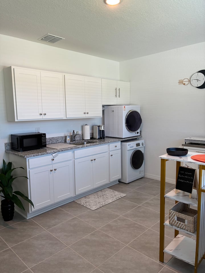 Cozy Studio Apartment! - Palm Bay, FL
